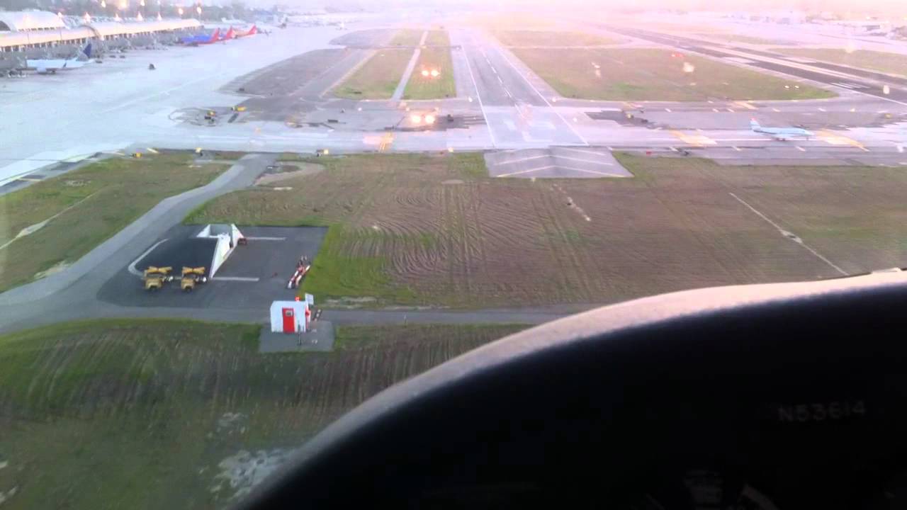 Flying the Pattern at John Wayne - YouTube