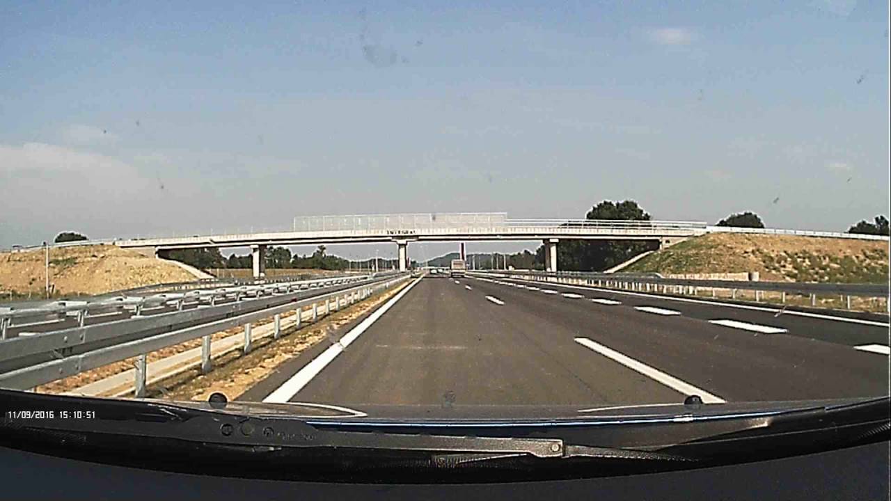 Autoput 9 januar RS - YouTube