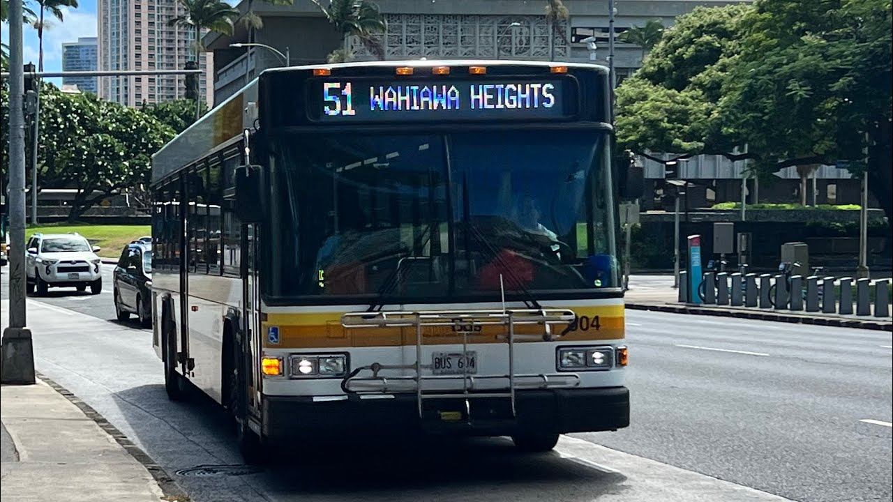 [Oahu] Honolulu Bus #604 Route 51 - YouTube