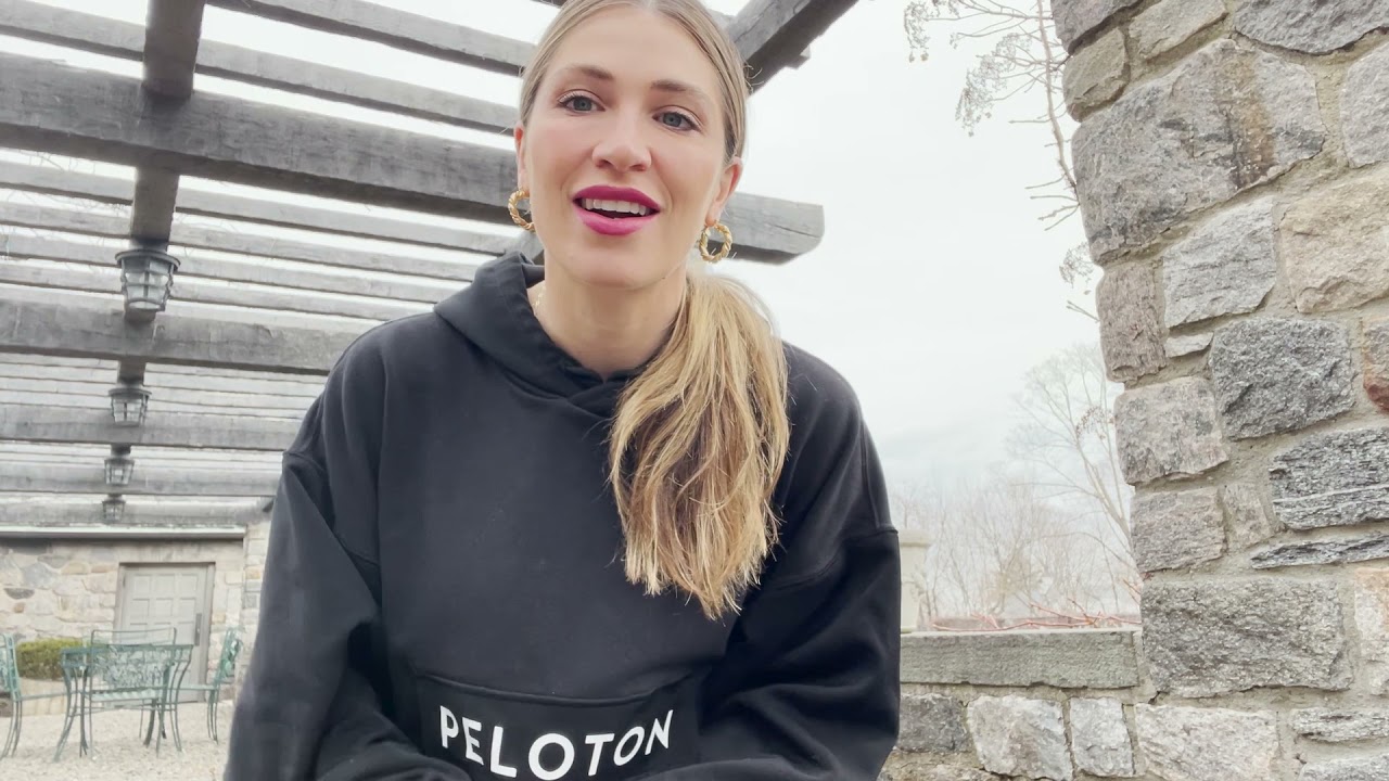 Homecoming 2021 - 10 Questions with Selena Samuela - YouTube