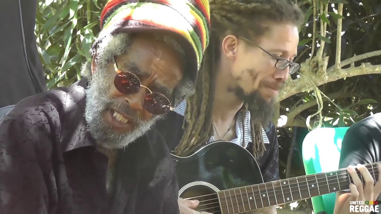 Max Romeo - I Chase the Devil – (Acoustic) - YouTube