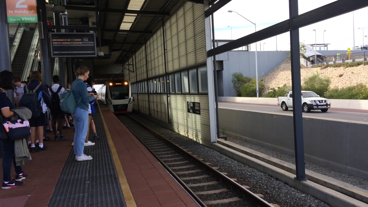 Set 68 IMU arriving at Murdoch station - YouTube