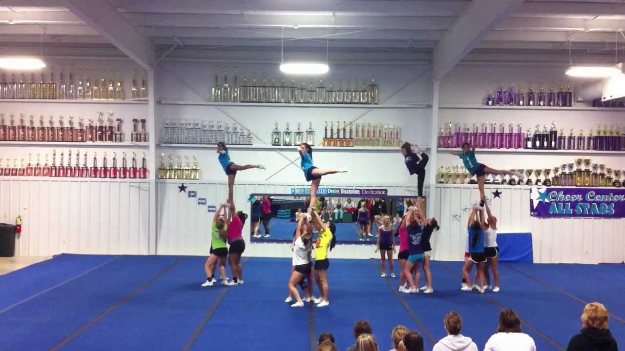 Cheer Center Senior 5 2011 - YouTube