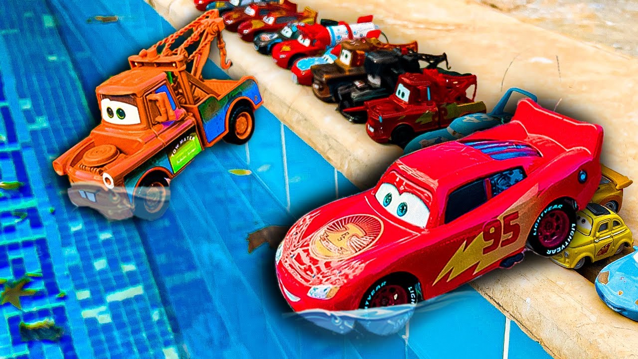 Disney Pixar Cars fall into the water: Lightning McQueen,Doc Hudson ...
