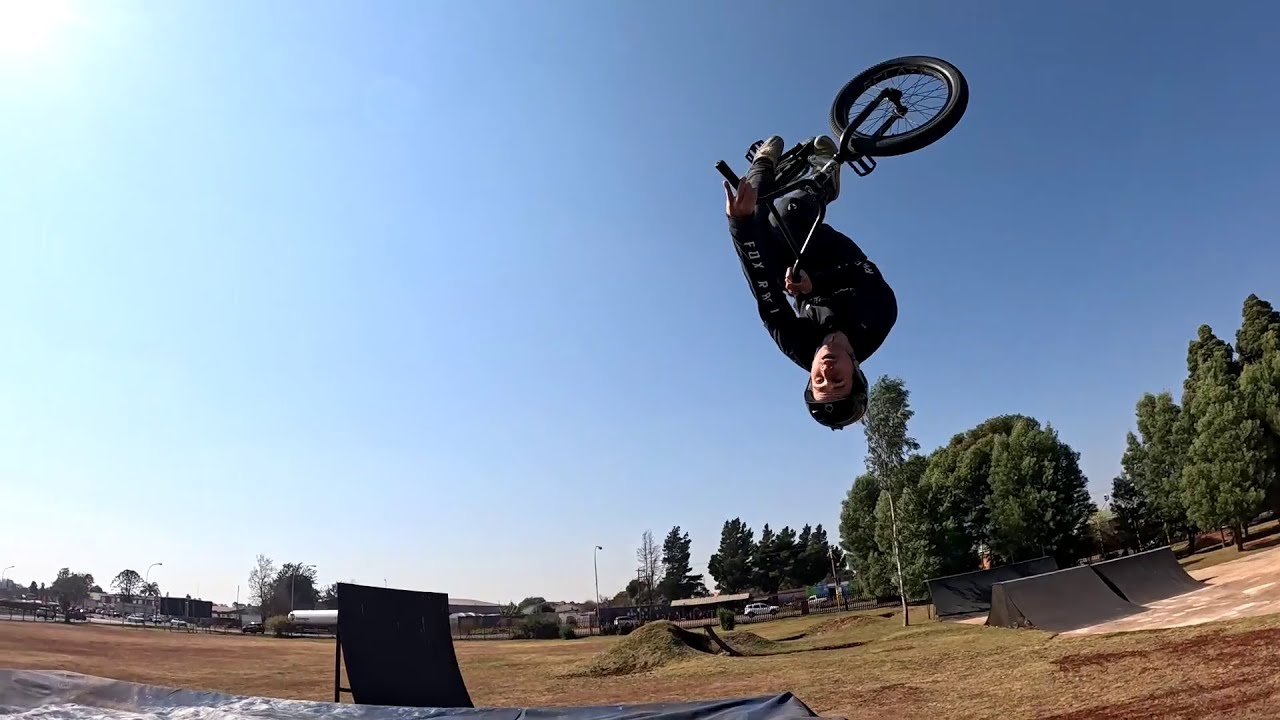 BMX TRIP - Johannesburg to the Compound DAY 2 - YouTube