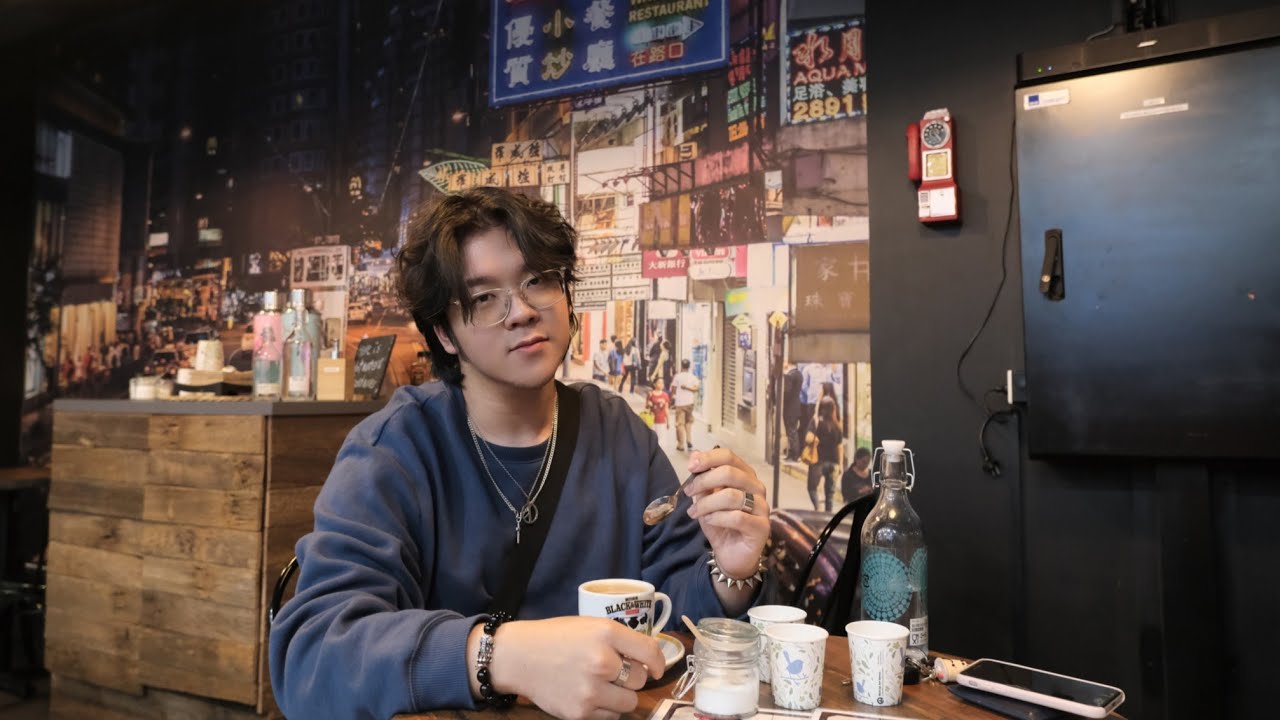 Linus Vlog Ep 20 - Taste of Cha Chaan Teng (中文/Eng Sub) - YouTube