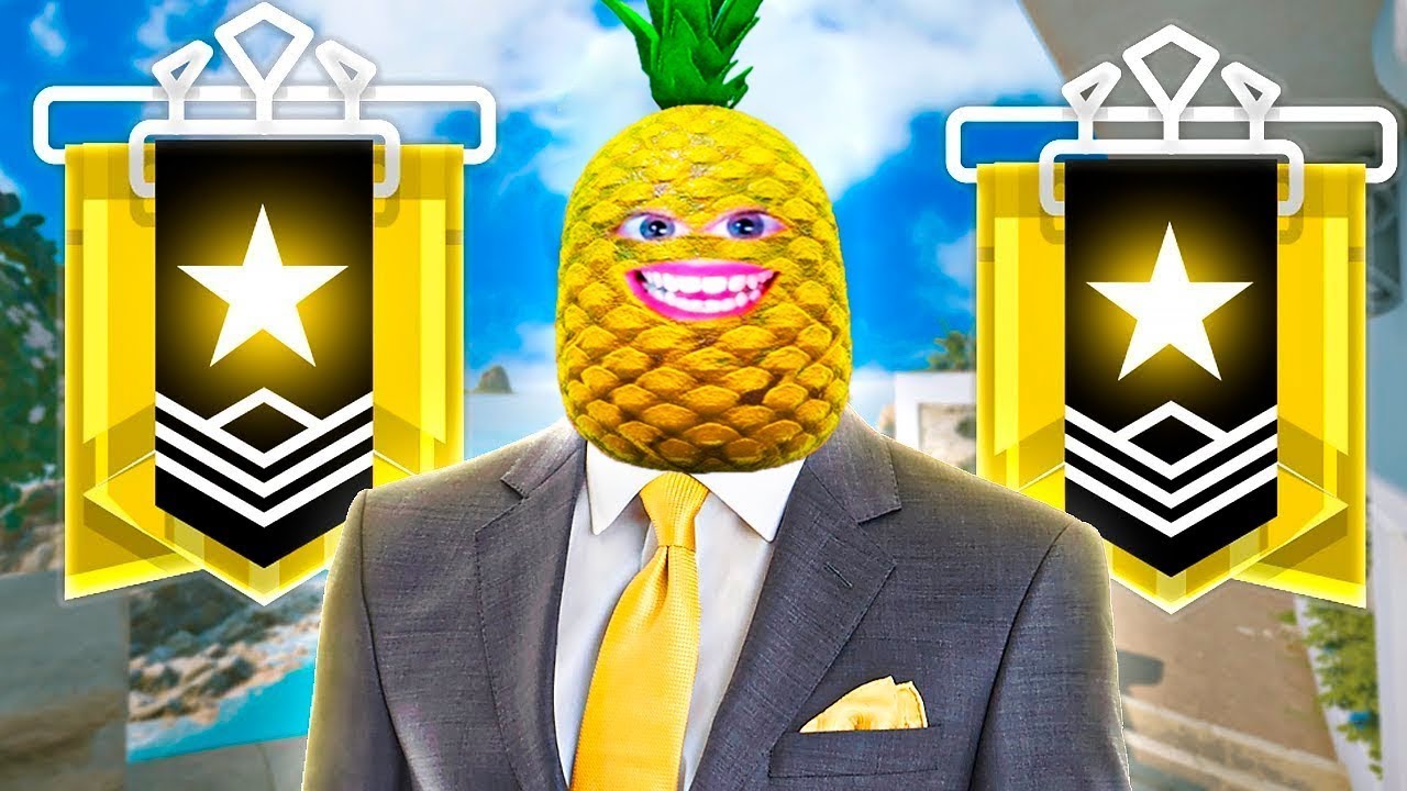Sir Pineapple Goes UNDERCOVER in GOLD Lobbies - YouTube