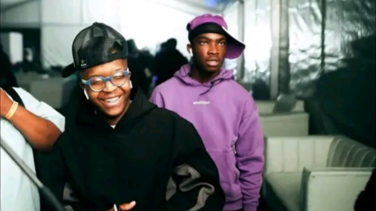 Royal MusiQ, 2woBunnies & DJy Biza - Khuphuka Madafaka (Official Audio ...