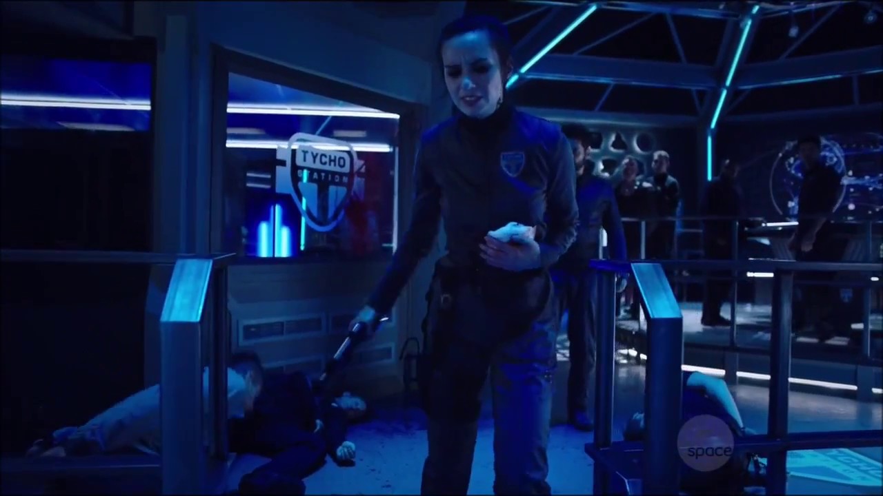 The Expanse Highlight - Making an Example - YouTube