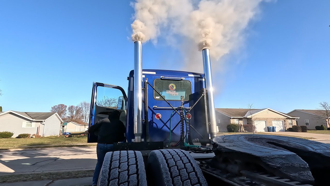 12.7 Detroit Diesel Cold Start - YouTube