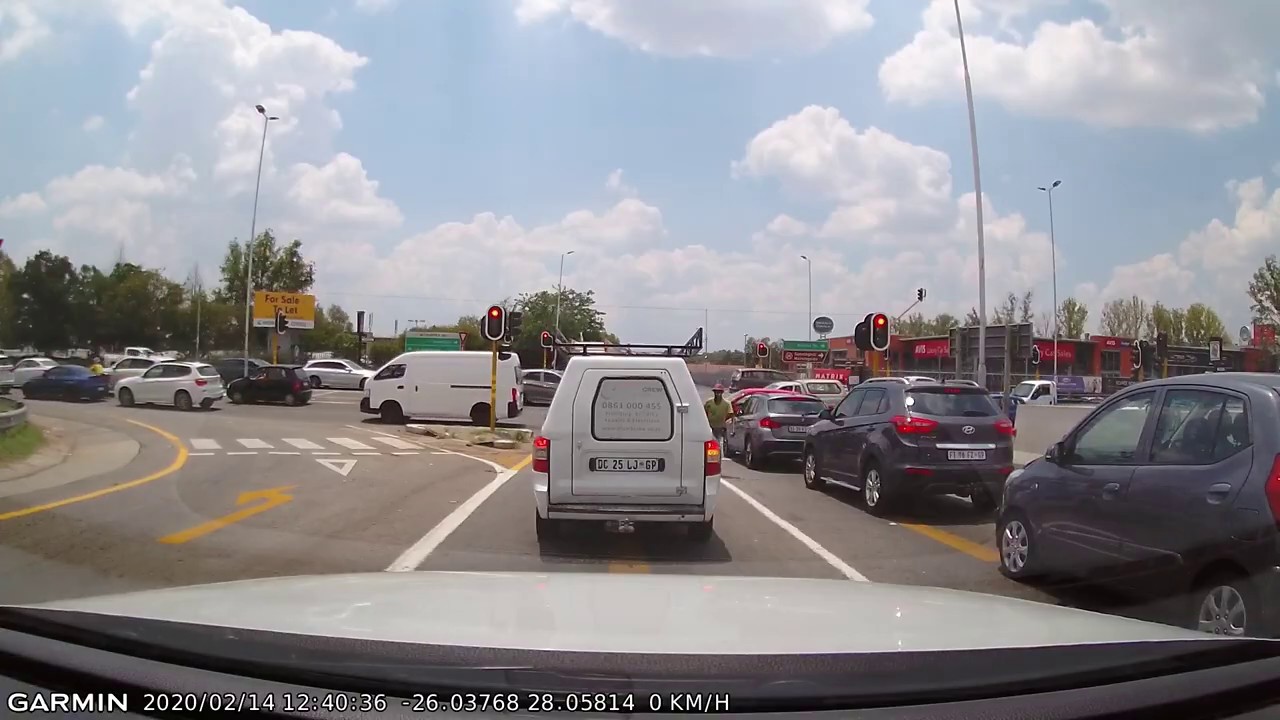 Drivers Block Intersection - YouTube