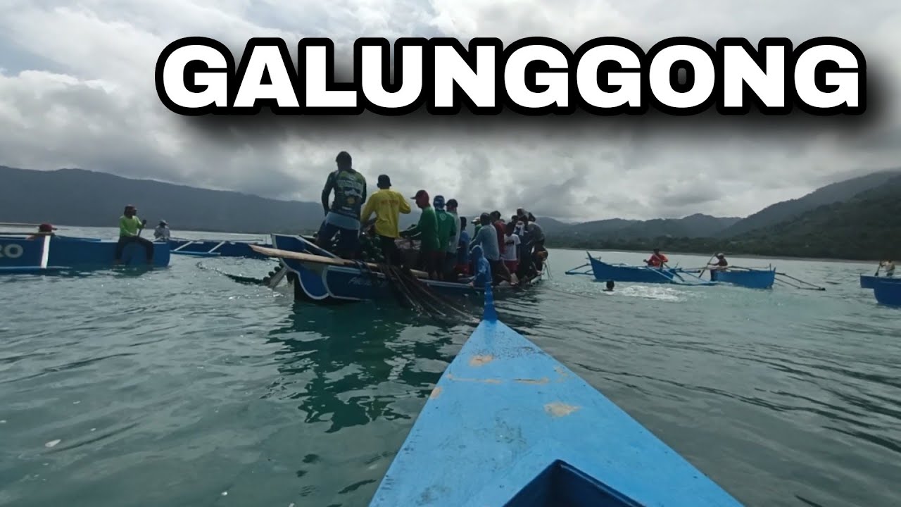 net fishing || traditional fishing ilocos norte - YouTube