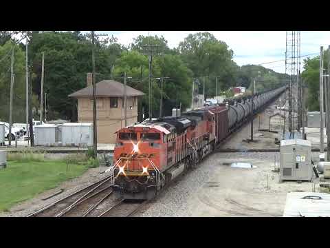 BNSF 8546 at Rondout, IL - YouTube