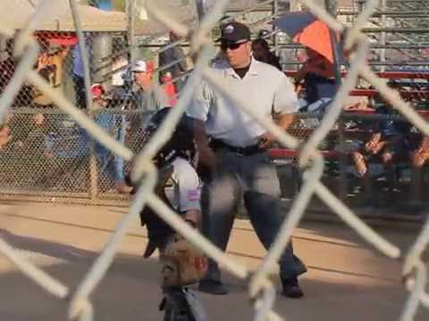 RAW VIDEO! Coach gets ejected then gives the finger! - YouTube