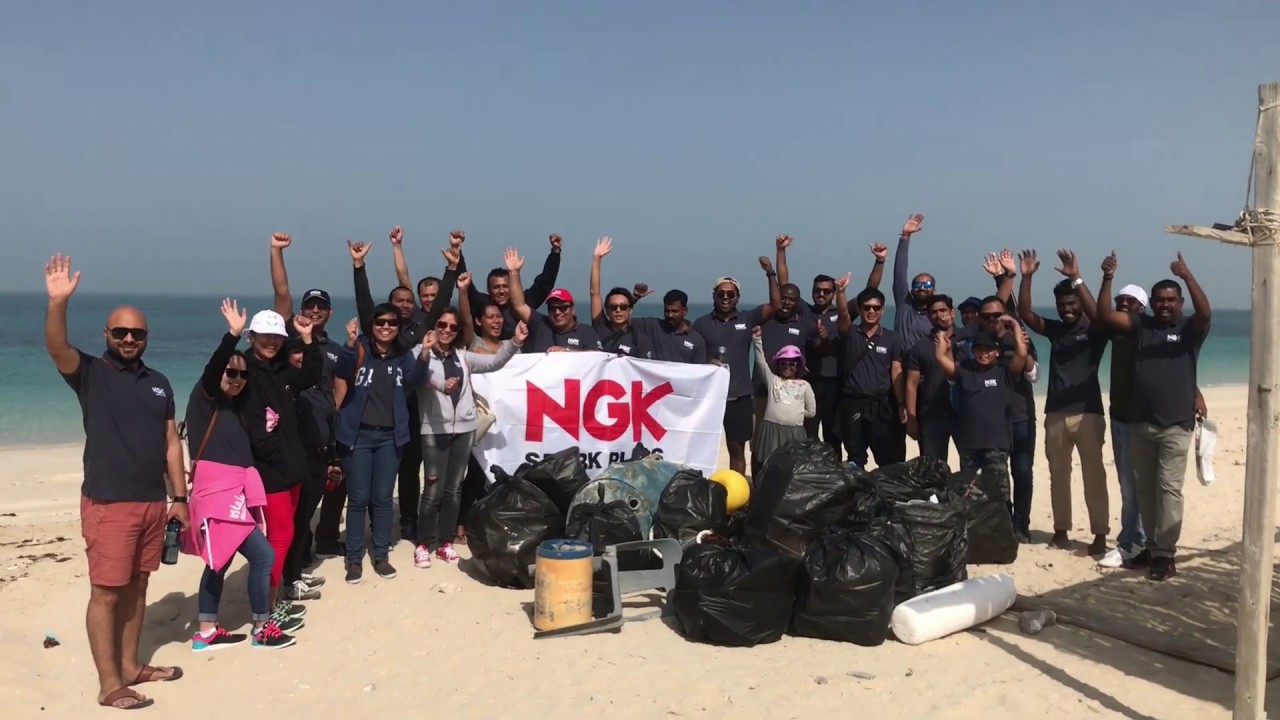 Beach Clean up | CSR ACTIVITY | Dubai UAE | Companies for Good - YouTube