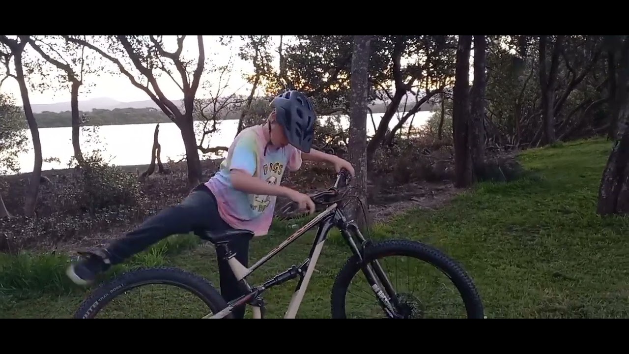 BEST EASY TRICKS TO LEARN FOR BEGINNERS OF MTB - YouTube