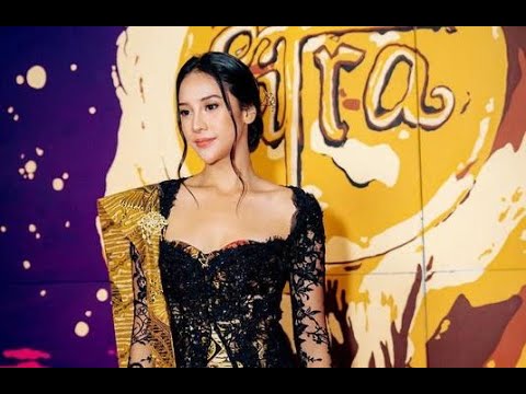 6 Pesona Anya Geraldine Pakai Kebaya Hitam Anne Avantie bak Puteri Indonesia