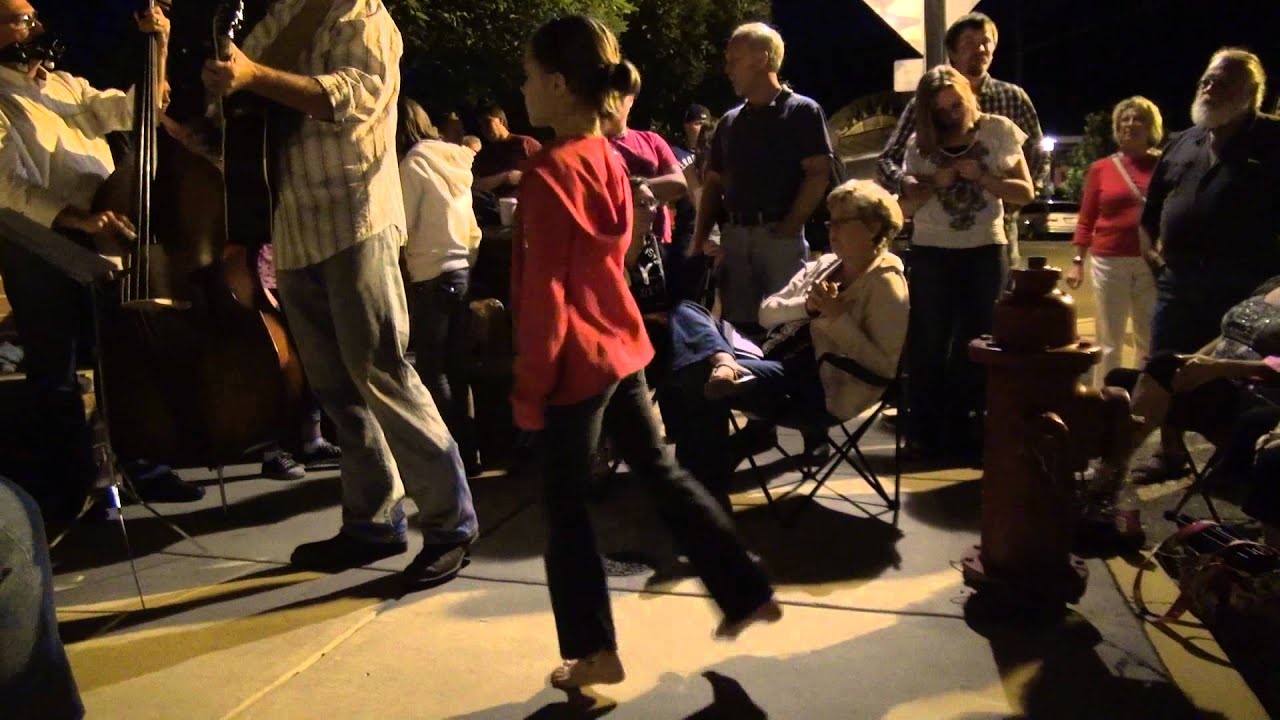 Friday Night Street Music in Floyd, VA - YouTube