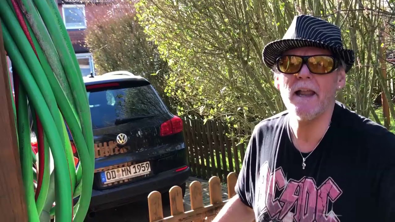 Walking by myself (covered by Mat Singer) - YouTube