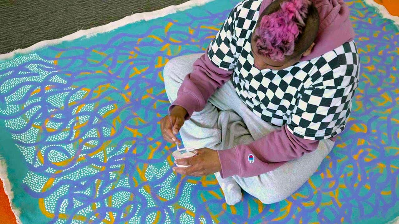 Jackie Saunders: Connecting with her culture through art - YouTube