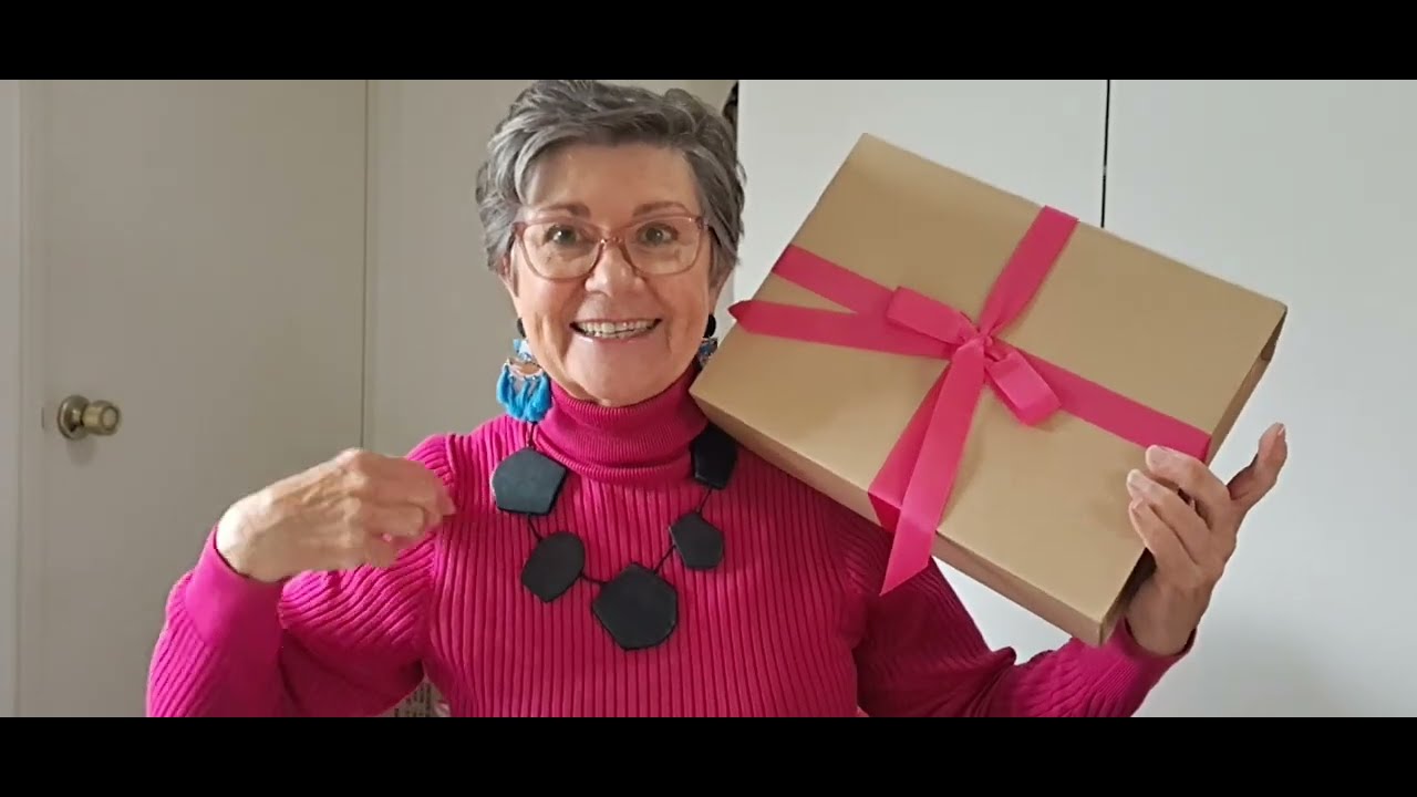 Ep 27: Club Cloth Edit Unboxing - YouTube