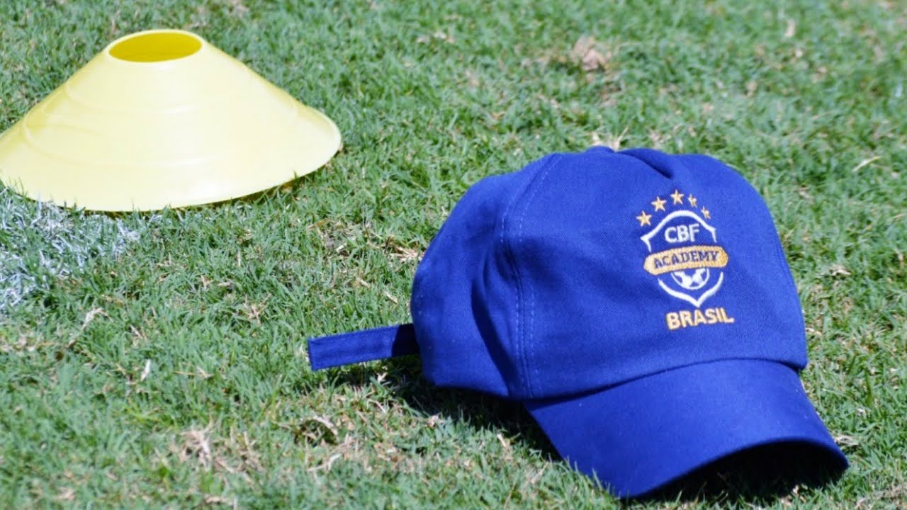 COMO É O CURSO DA CBF? LICENÇA C NA GRANJA COMARY - YouTube