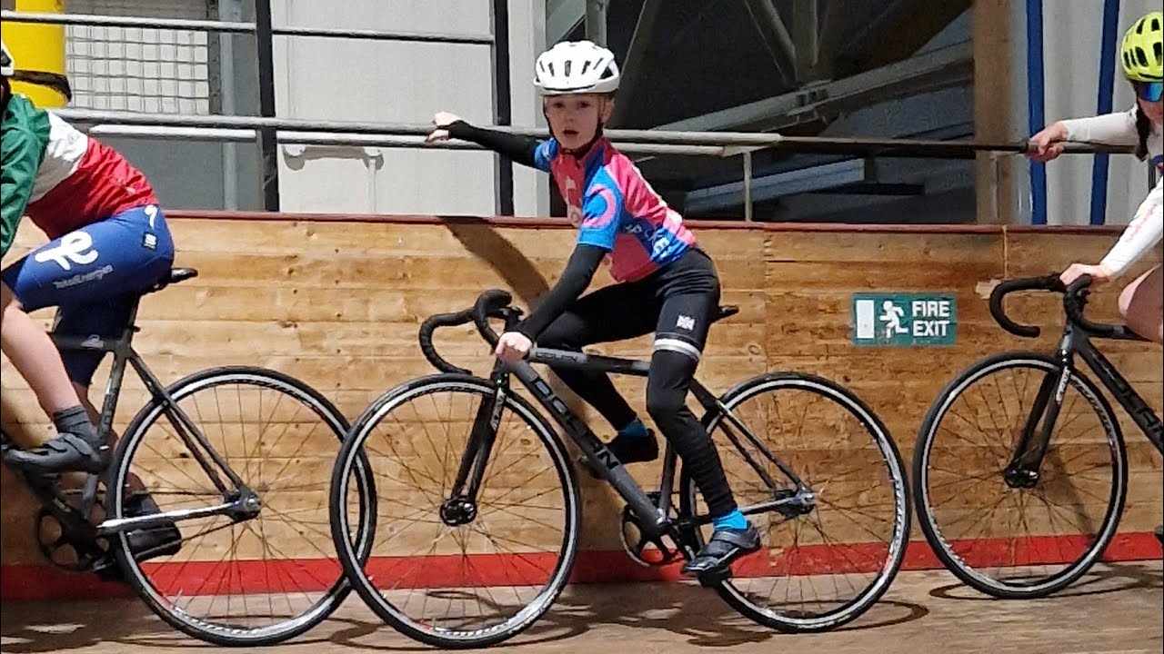 My first time on the track. Calshot Veledrome 2023 - YouTube