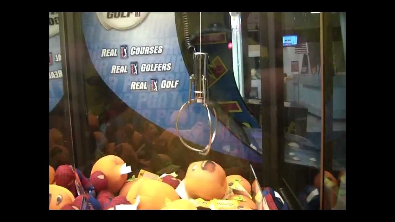 Guy Getting Mad at the Claw Machine - YouTube
