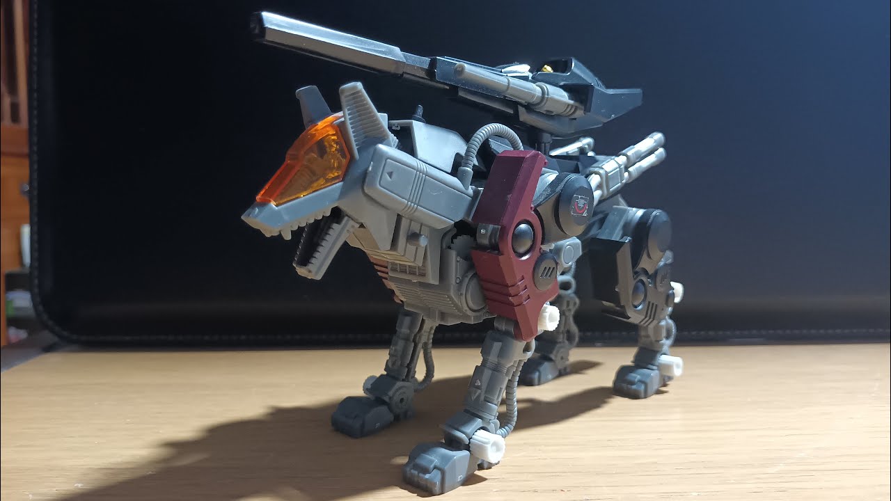 Command Wolf, Irvine Custom (Zoids Series 3) - YouTube