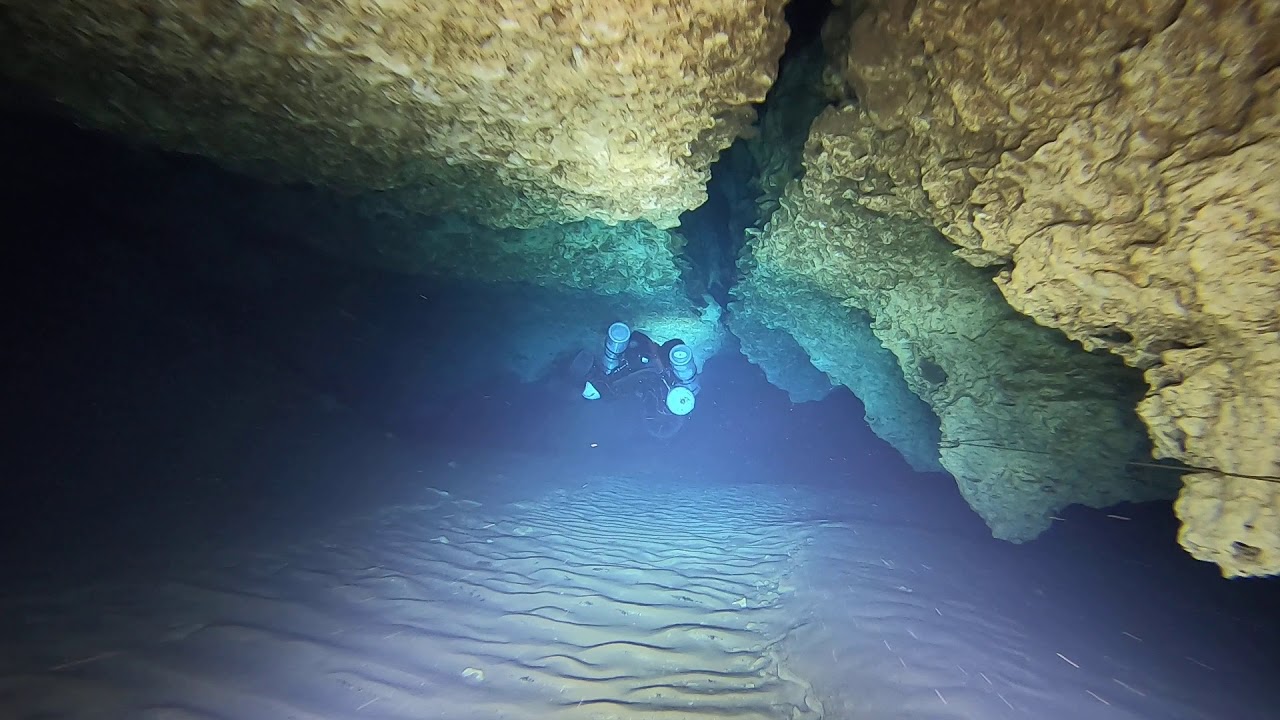 Jackson Blue Springs Cave Marianna Florida from proximal kings Canyon ...