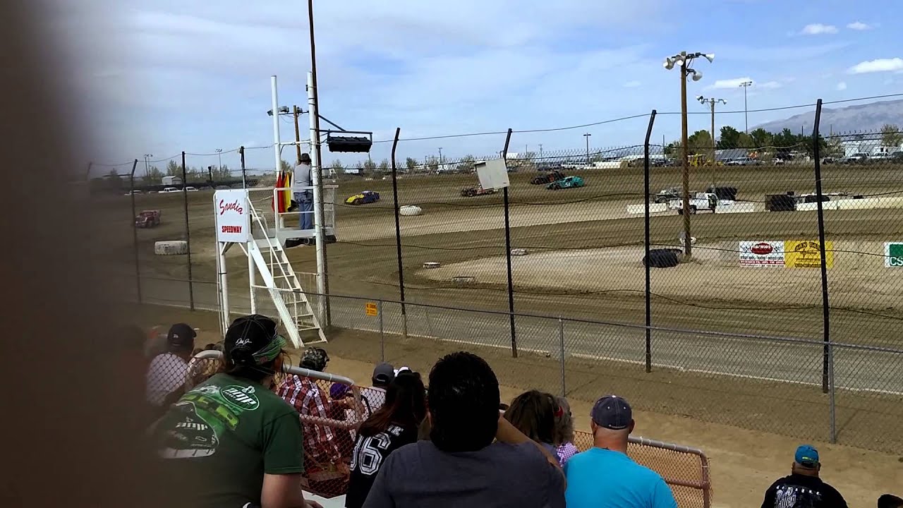 Jr Bonesteel heat race Sandia Speedway - YouTube