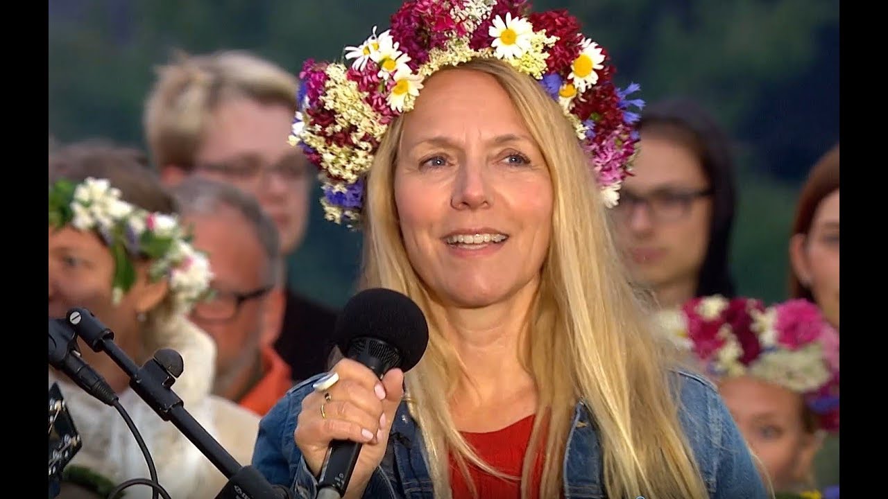 Aha - Alberte Winding (live) - fra album Hva Drømmer Du - YouTube