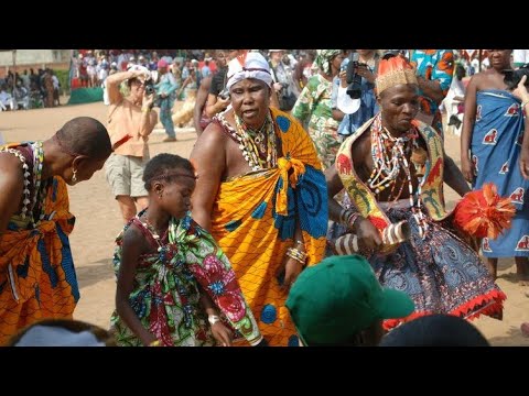 VODOU KAY MANBO WISELENE AGAWOU DI PA FE YO KONFYANS - YouTube
