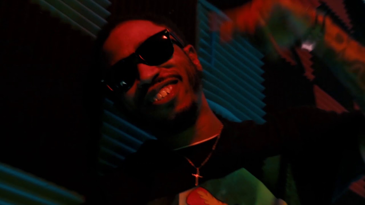 Narkiss Still right here (Official music video) Simple Life! - YouTube