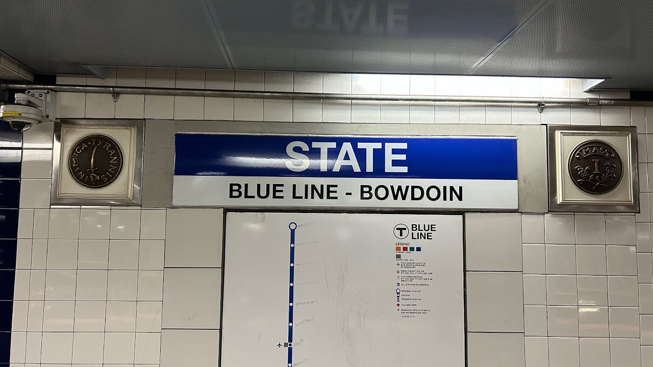 MBTA: Blue Line Subway Trains Doubled At State Station MA: (12/12/2022 ...