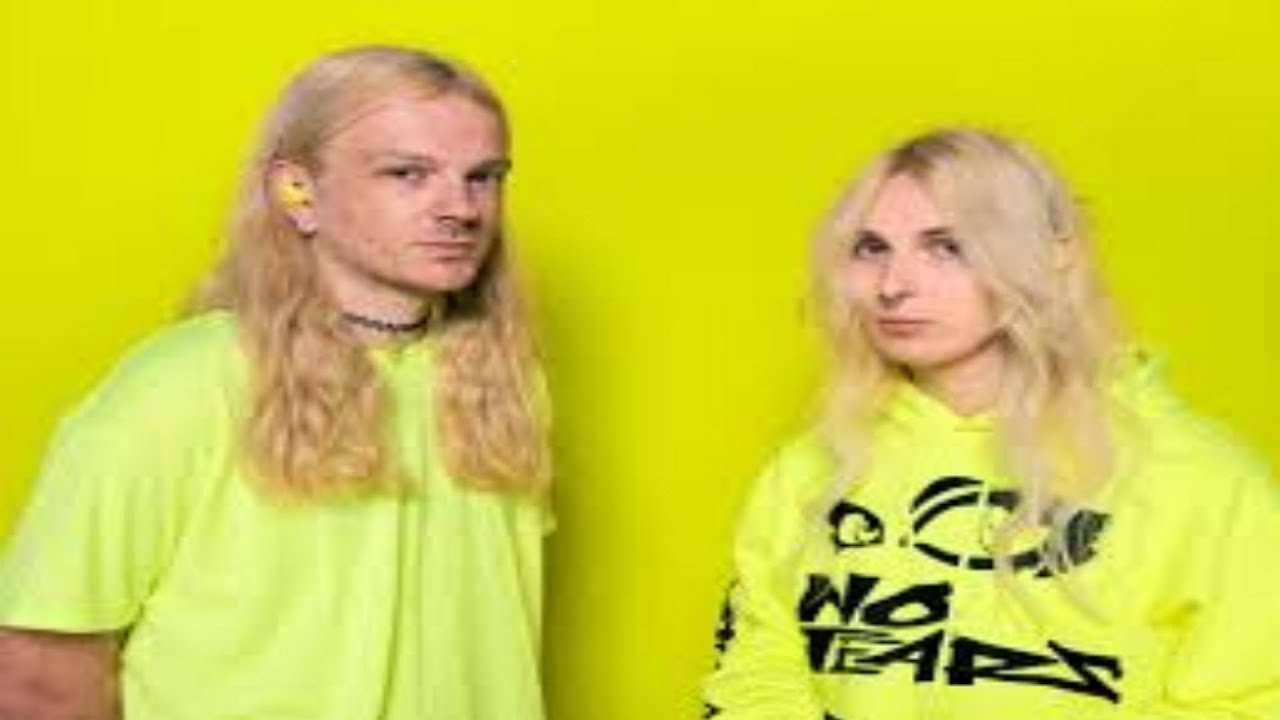 100 gecs - money machine (very loud)