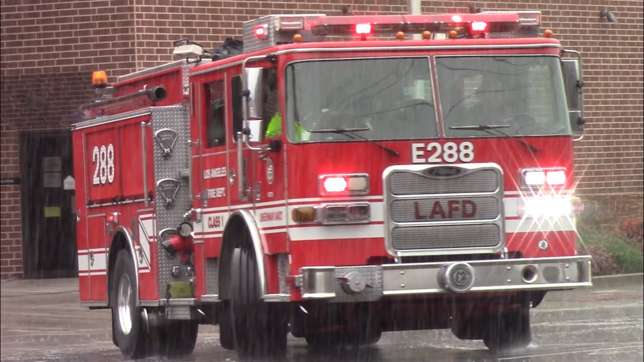 LAFD Light Force 88 responding - YouTube