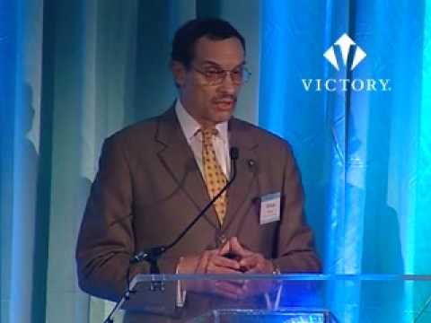 DC Council Chairman Vincent Gray introduces Councilman David Catania ...