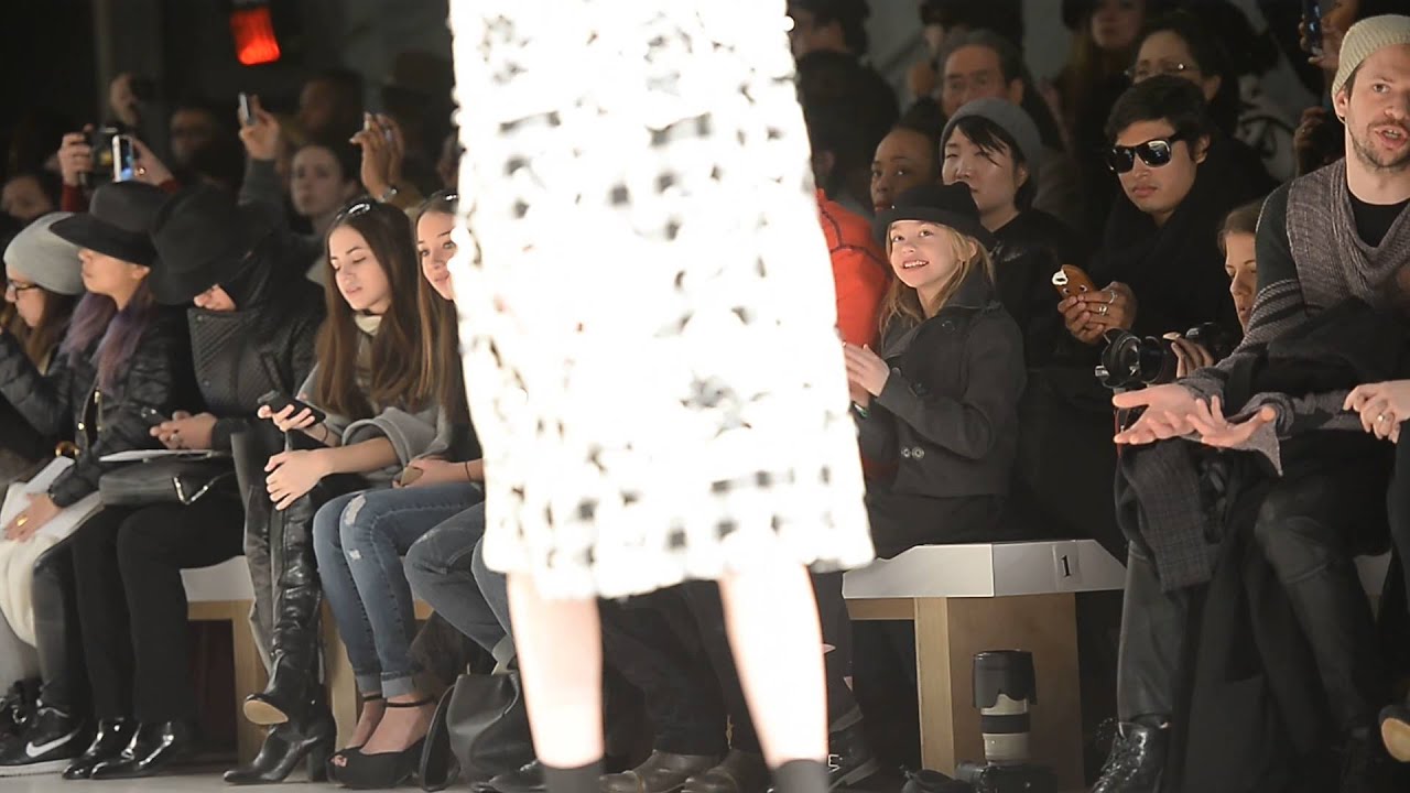 Miss Juliet Jane sits on the front row Of Lie SangBong during NYFW ...