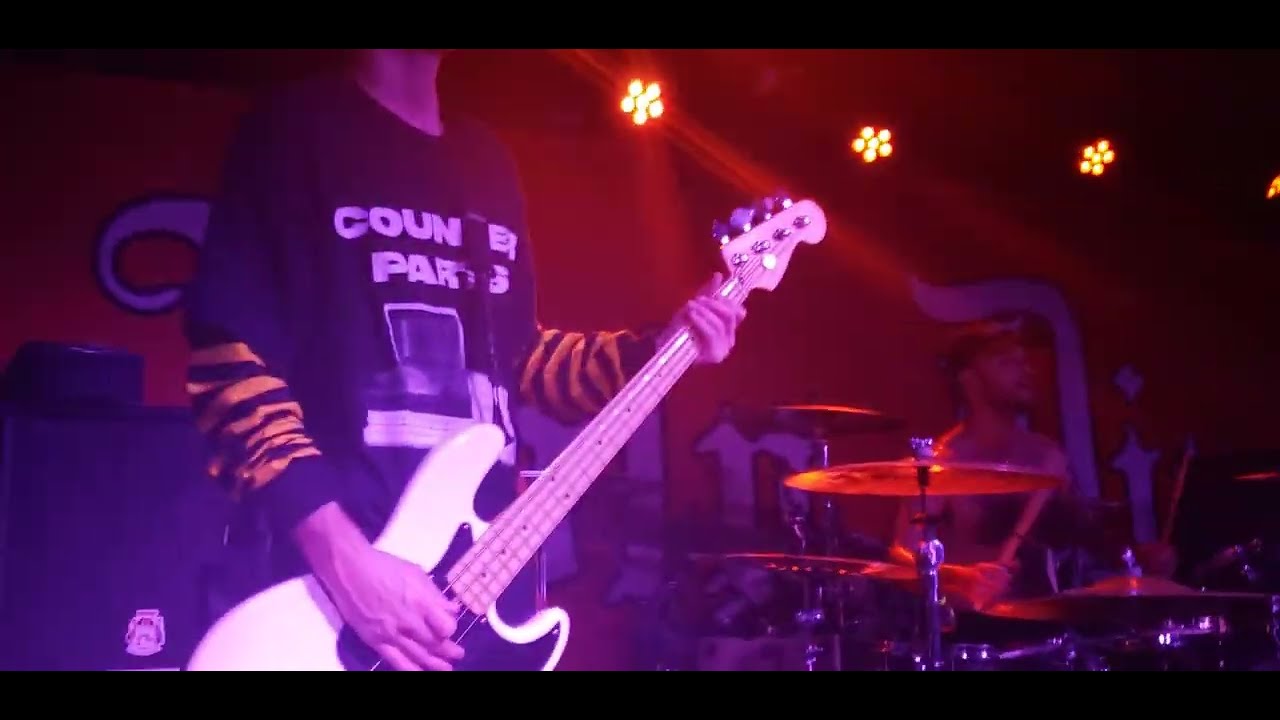 Varials - In Darkness (Live Sacramento 2020) - YouTube