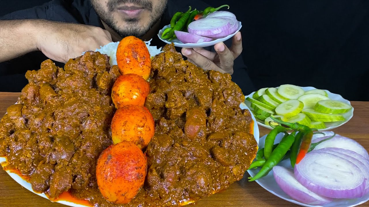 EATING CHICKEN LIVER AND GIZZARD CURRY, MASALA BOILED EGG, CHILI, ONION ...