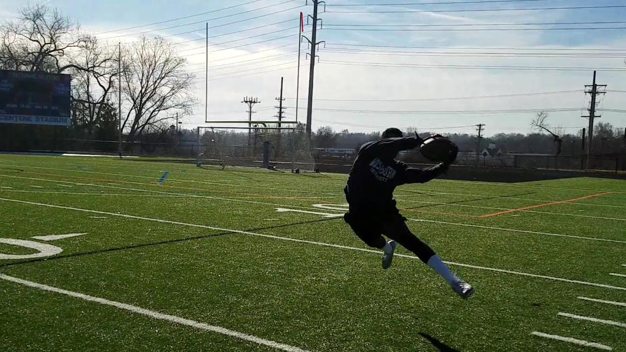 THAT TRAINER JOHNNY: Cornerback Ball Drills & Footwork - YouTube