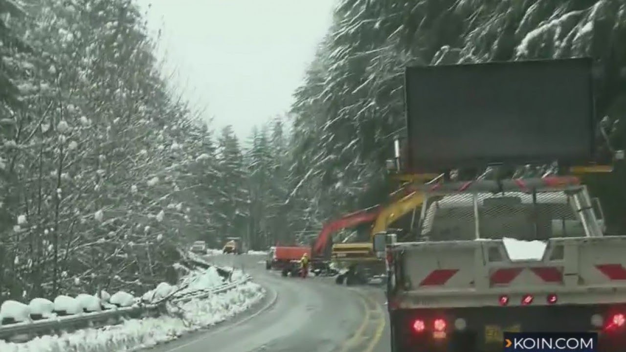 Oakridge residents 'doing what we can' after storm - YouTube