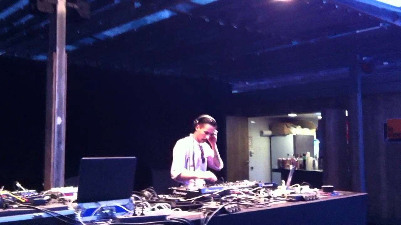 Ivan Smagghe@ Tohu Bohu Montpellier 22-07-2011 Festival Radio France ...