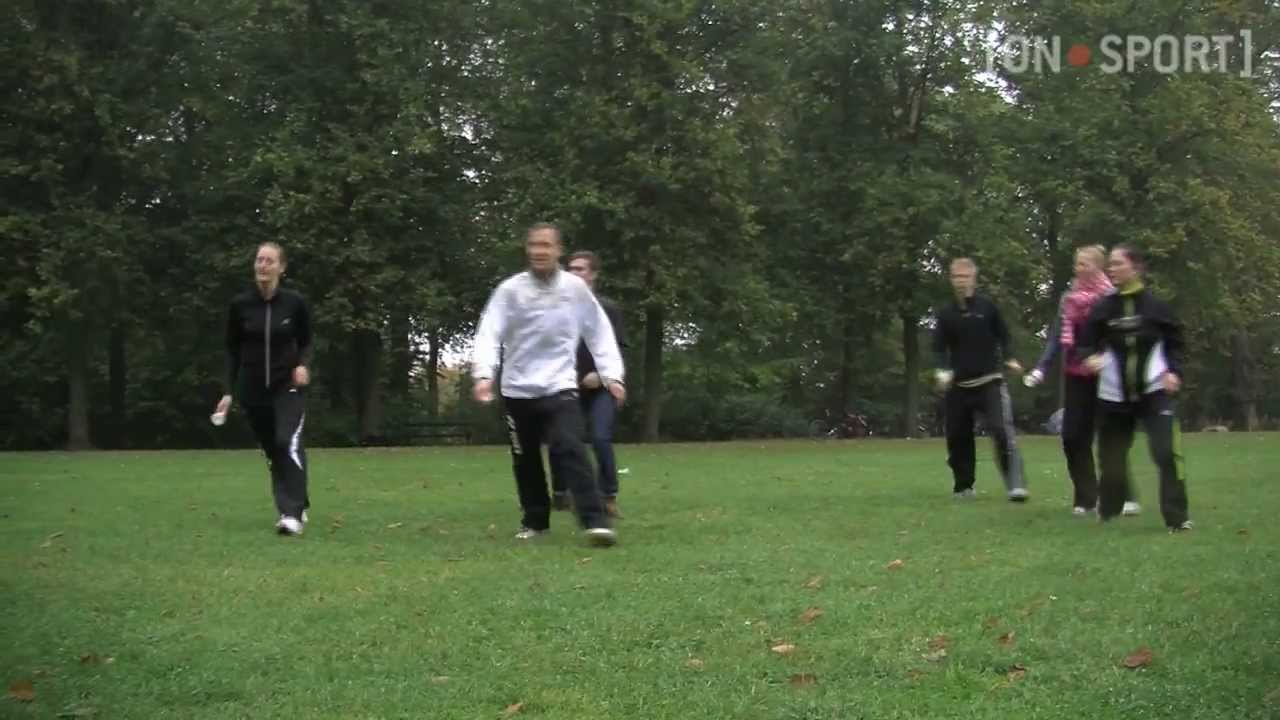Solibad Flashmob med Peter Gade, Jan Ø & Marie Røpke - YouTube