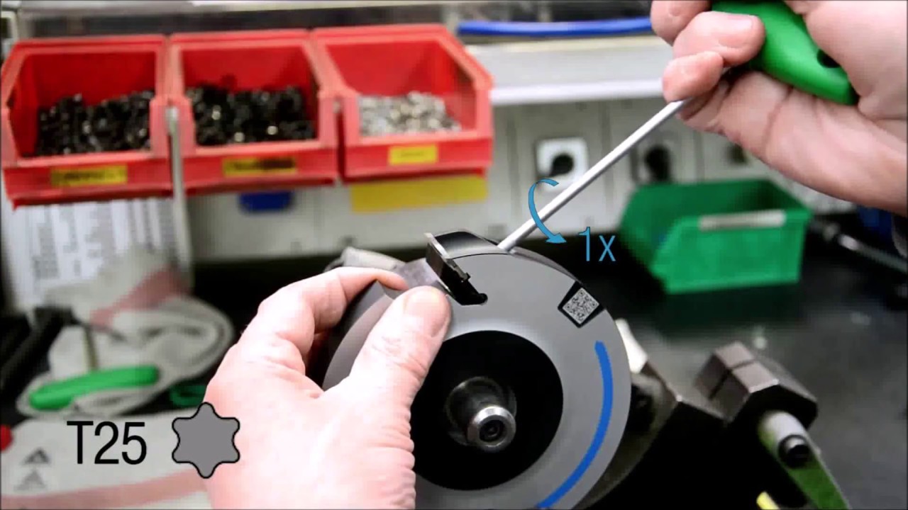 Leitz Profilcut Q - Tool Change - YouTube