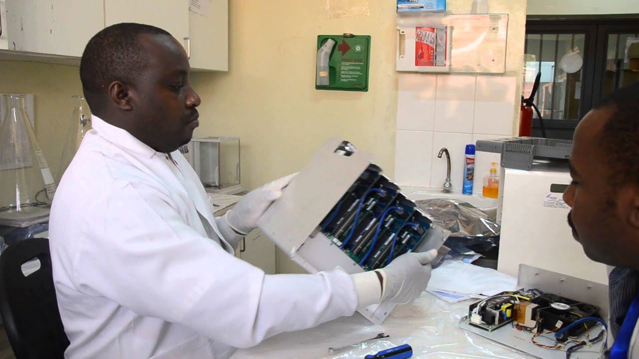 GeneXpert machine Maintenance 3, Rwanda Biomedical Center - YouTube