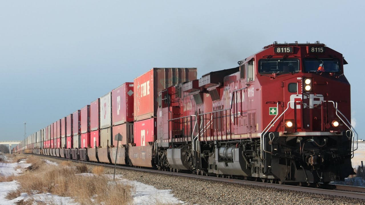 FAST!!!! Canadian Pacific Intermodal/Mixed (CP 118) East at Indus, AB ...