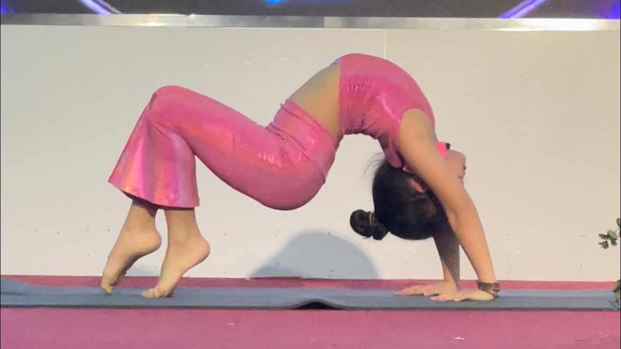 😱🤯Yoga dance performance live #yoga #yogapractice #yogadance # ...
