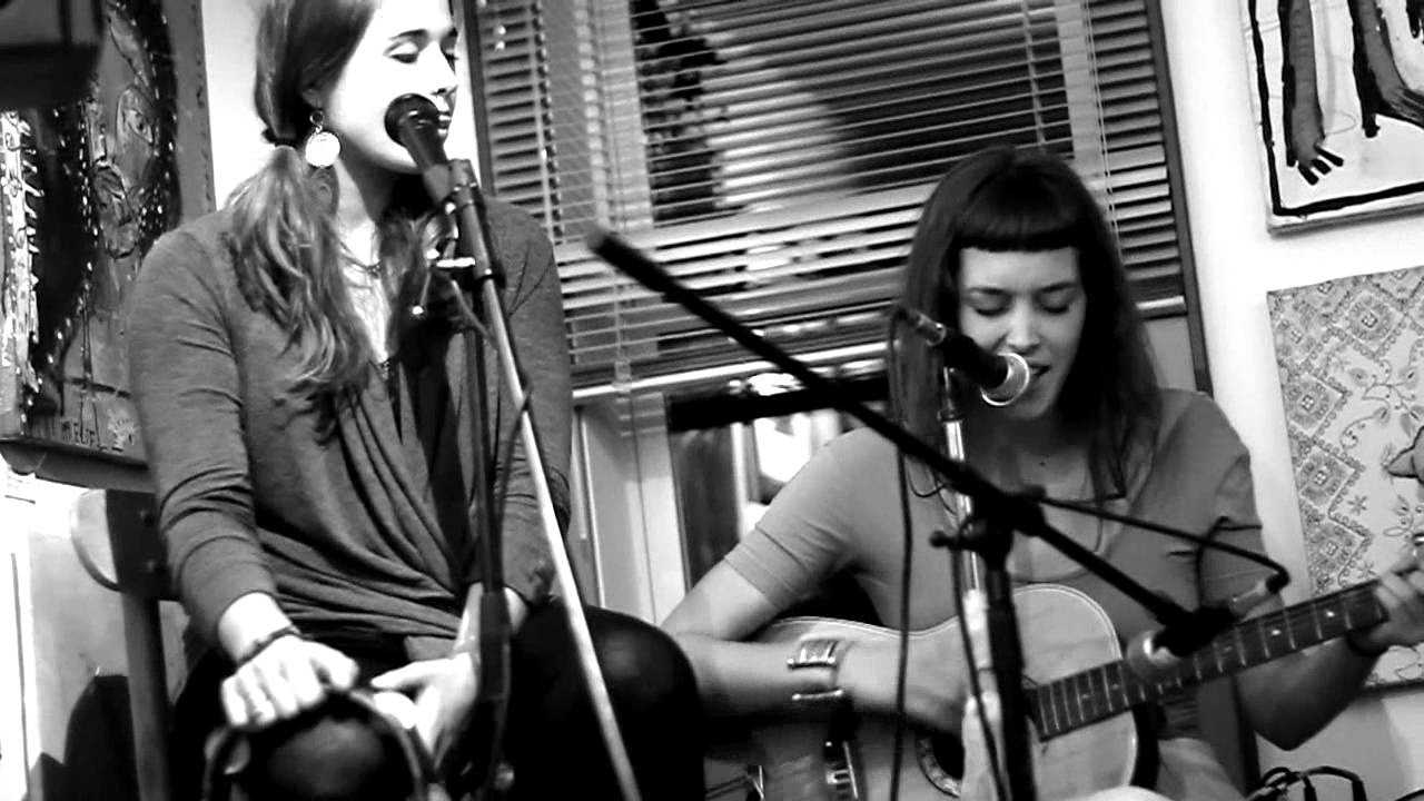 Acacia and the Bandit Live at Lovebird Studio - YouTube